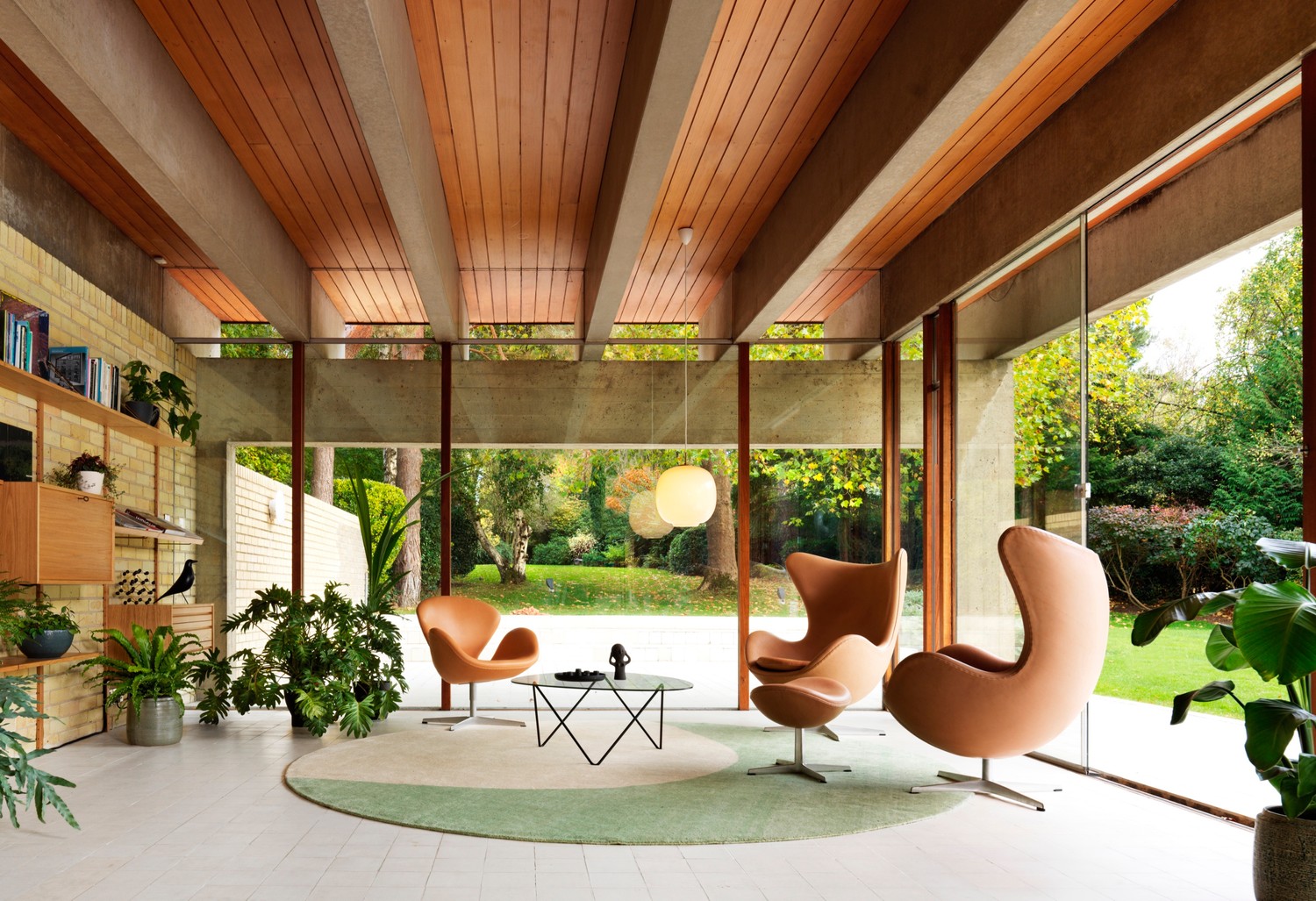 Six Important Buildings to Know by Danish Architect Jørn Utzon