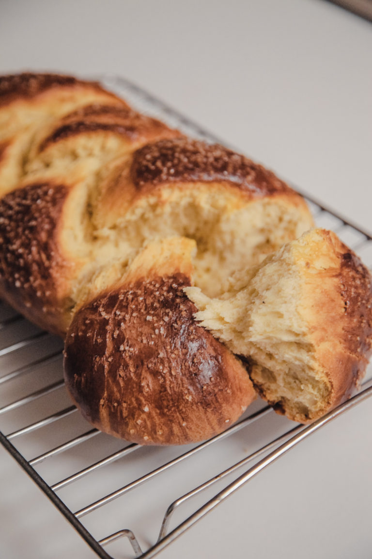 Recipe: How to Make Finnish Cardamom Pulla Bread